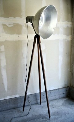 Lightning Tripod: Industrial Floor Lamp | Unique Blog