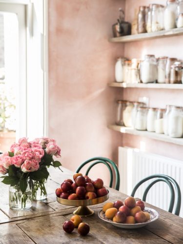 How to give your farmhouse kitchen a feminine touch | Unique Blog